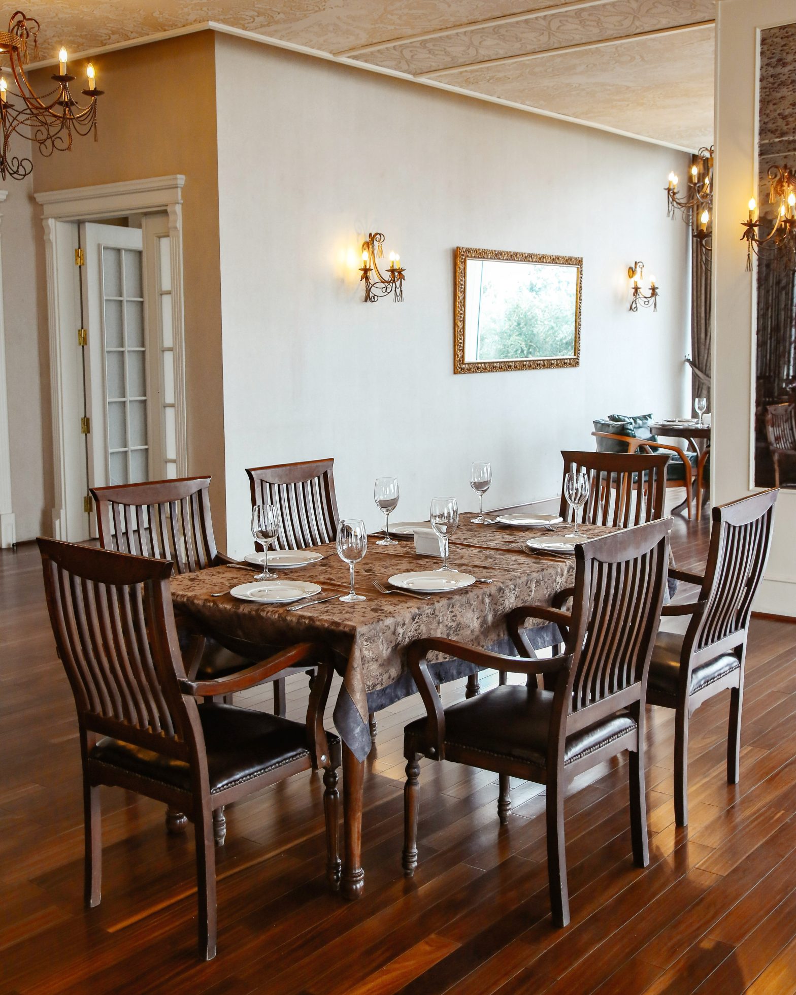 Customizing Your Dining Experience: Bespoke Wooden Dining Table Designs ...
